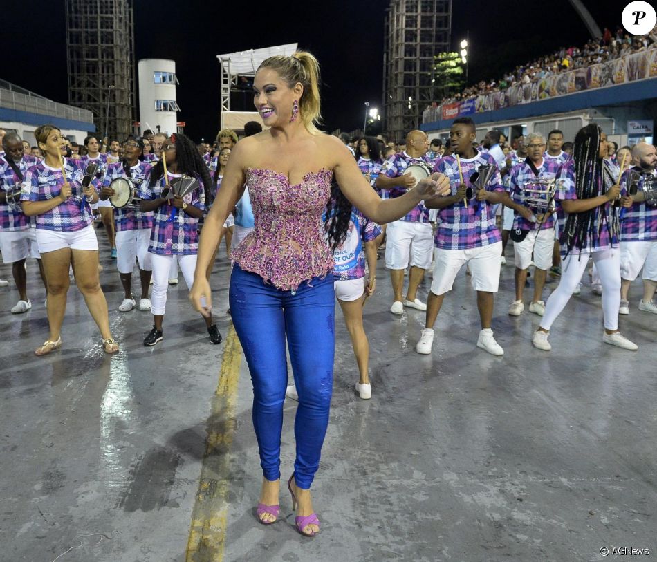 Ellen Rocche, rainha de bateria da Rosas de Ouro, caiu no samba em ...