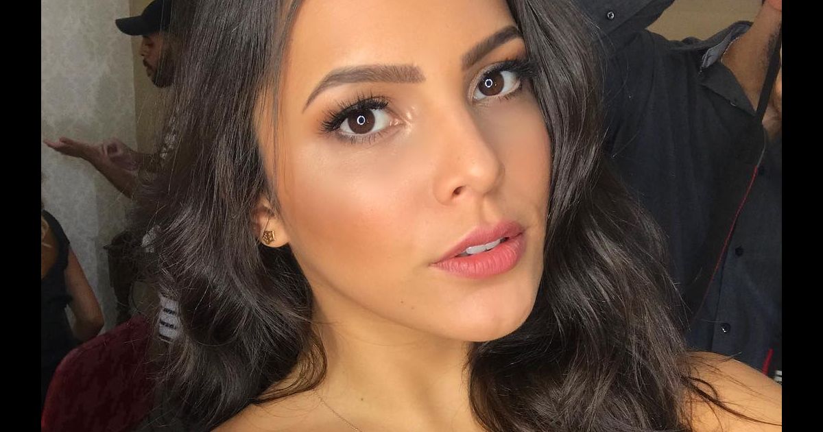 Emilly mostrou que está em São Paulo, enquanto Jô está em Paris ...