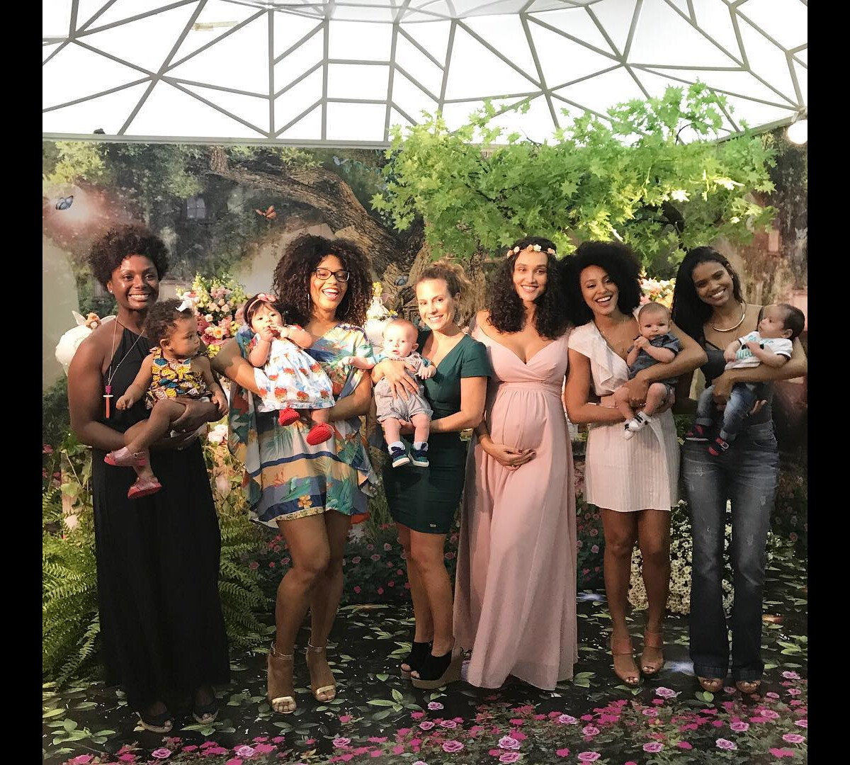 Foto: Débora Nascimento posou com Adriana Alves, Juliana Alves, Maíra ...