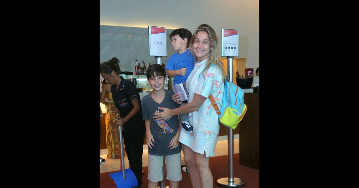 Fernanda Gentil vai a espetáculo infantil 'O Show da Luna' acompanha do ... Fernanda Gentil vai a espetáculo infantil 'O Show da Luna' acompanha do ...
