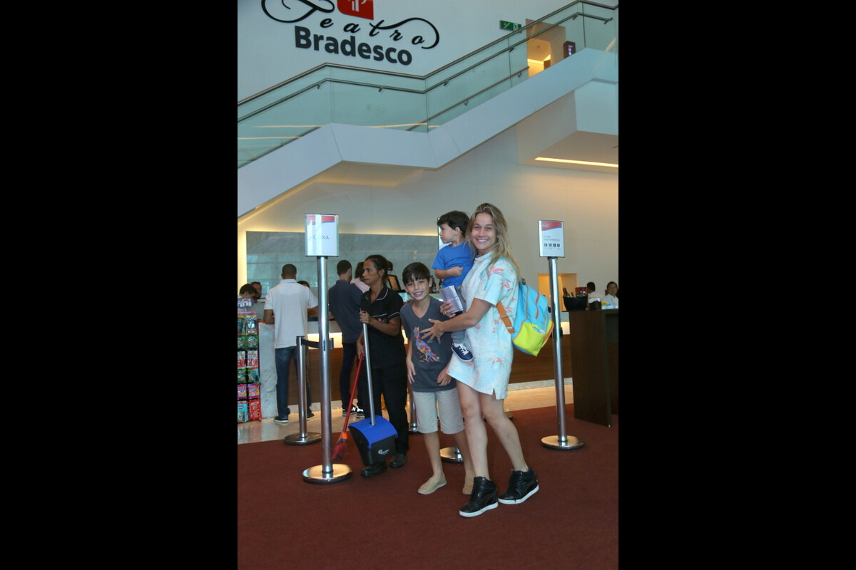 Foto: Fernanda Gentil posa antes de espetáculo infantil 'O Show da Luna ... Foto: Fernanda Gentil posa antes de espetáculo infantil 'O Show da Luna ...