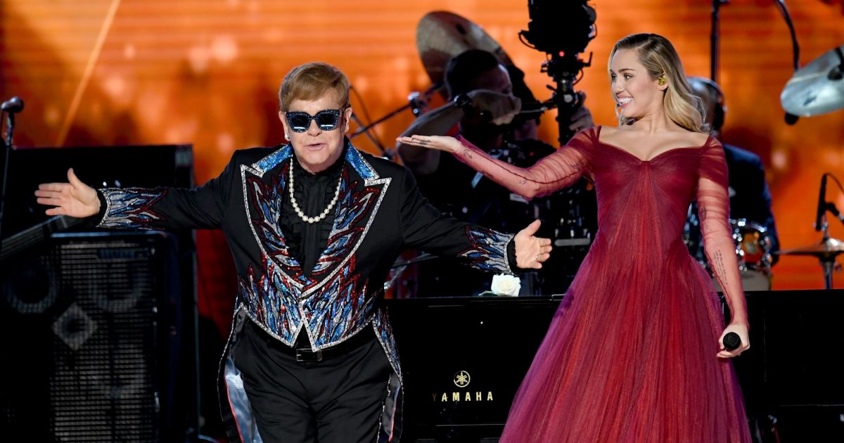 Miley Cyrus subiu ao palco do Grammy 2018 com Elton John para ...