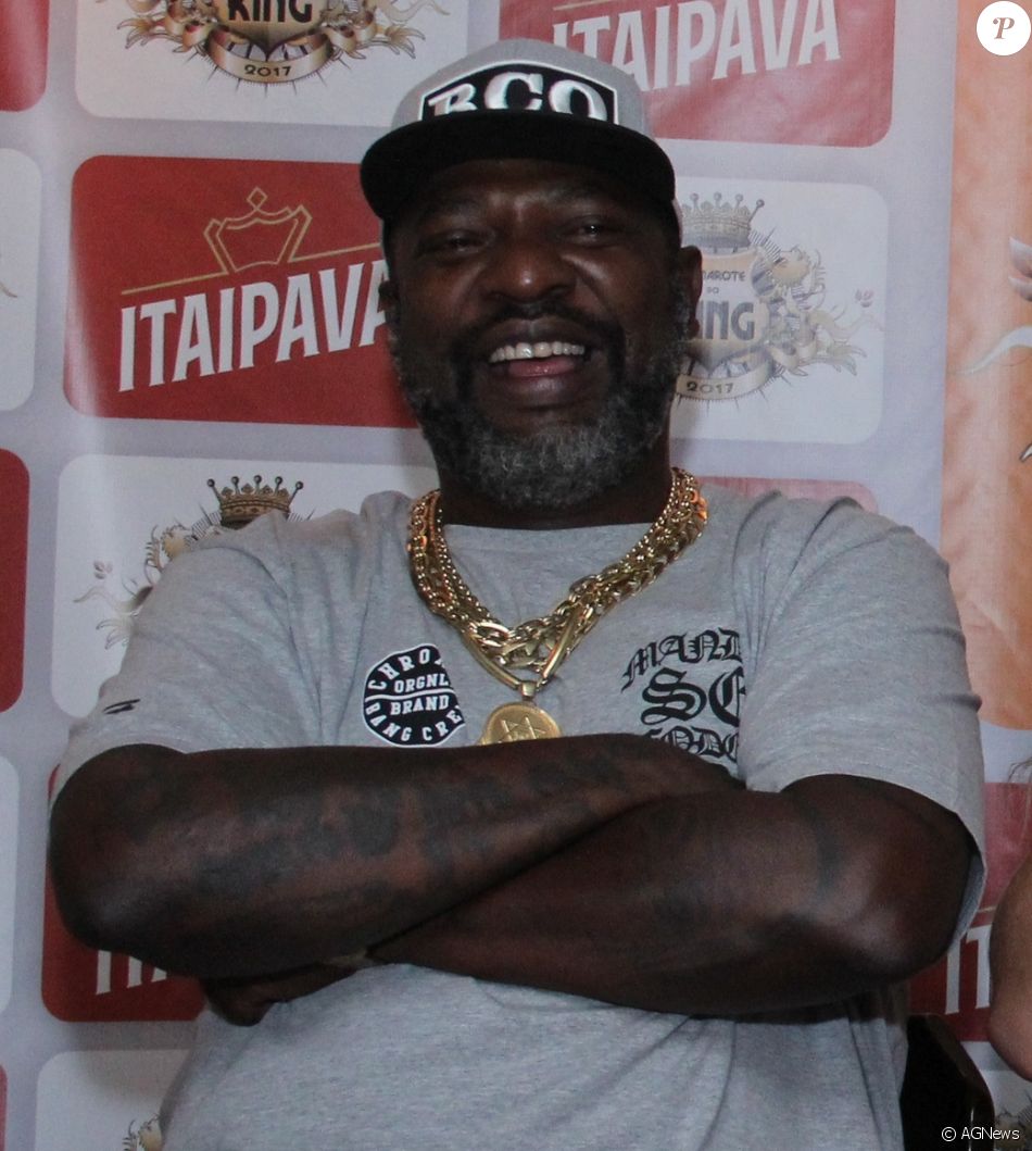 Mr. Catra mantém sua agenda de shows normalmente mesmo com o tratamento ...