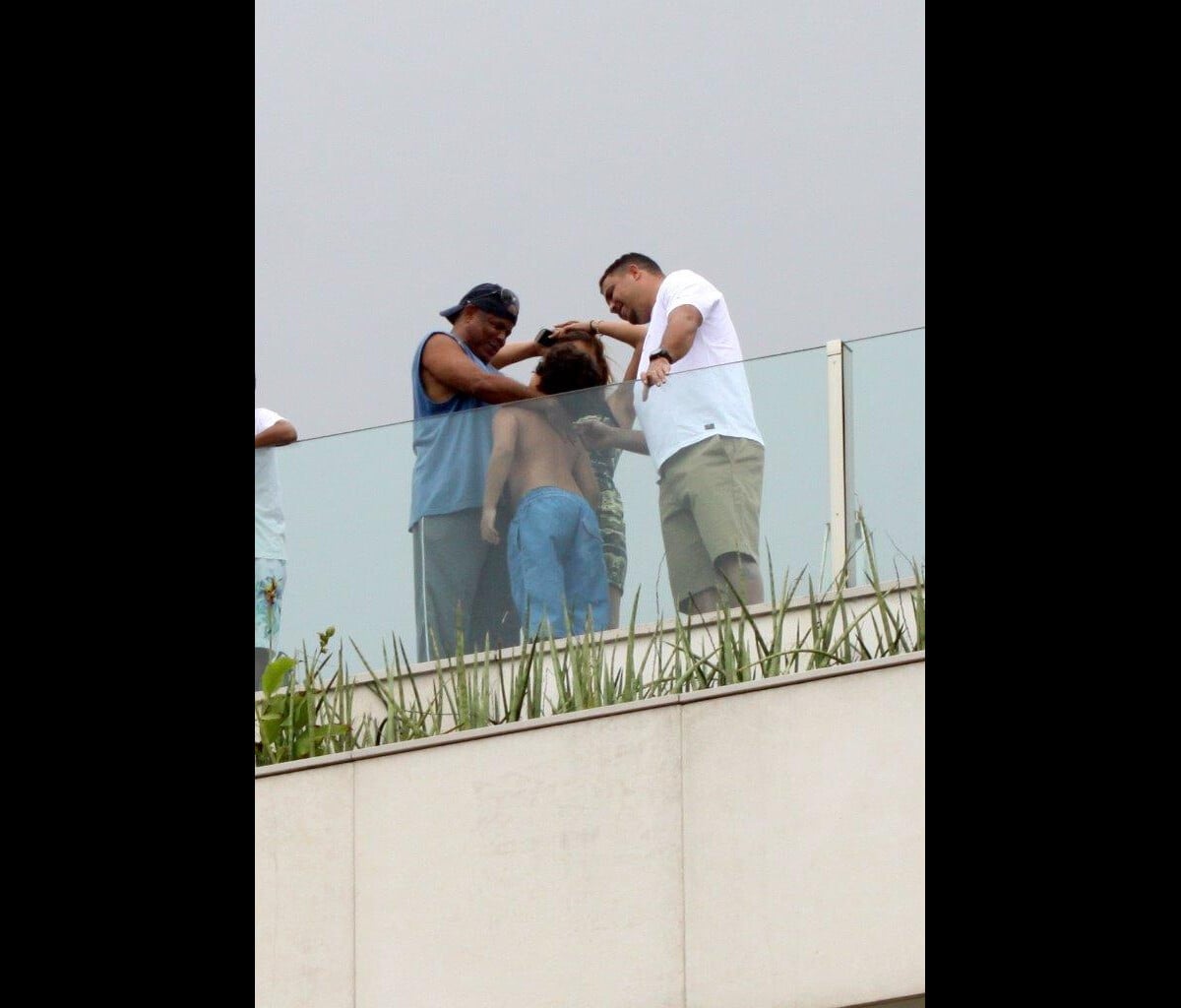 Foto: Nélio Nazário, pai de Ronaldo, tem alta do hospital após ser ...