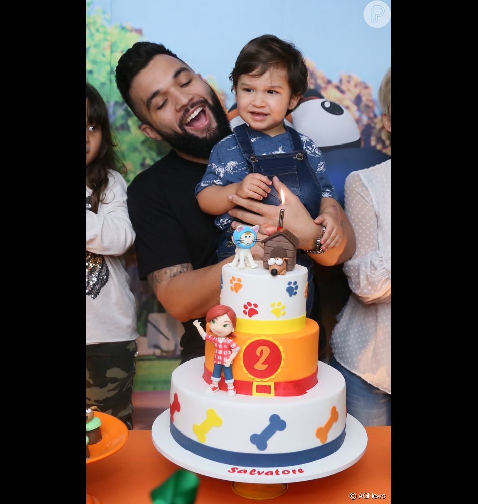 Jonathan Costa e o filho, Salvatore, de 2 anos - Purepeople