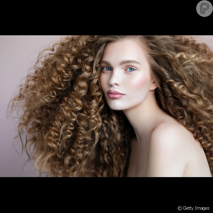 A novidade do permanente está em como os cachos estão sendo feitos ...