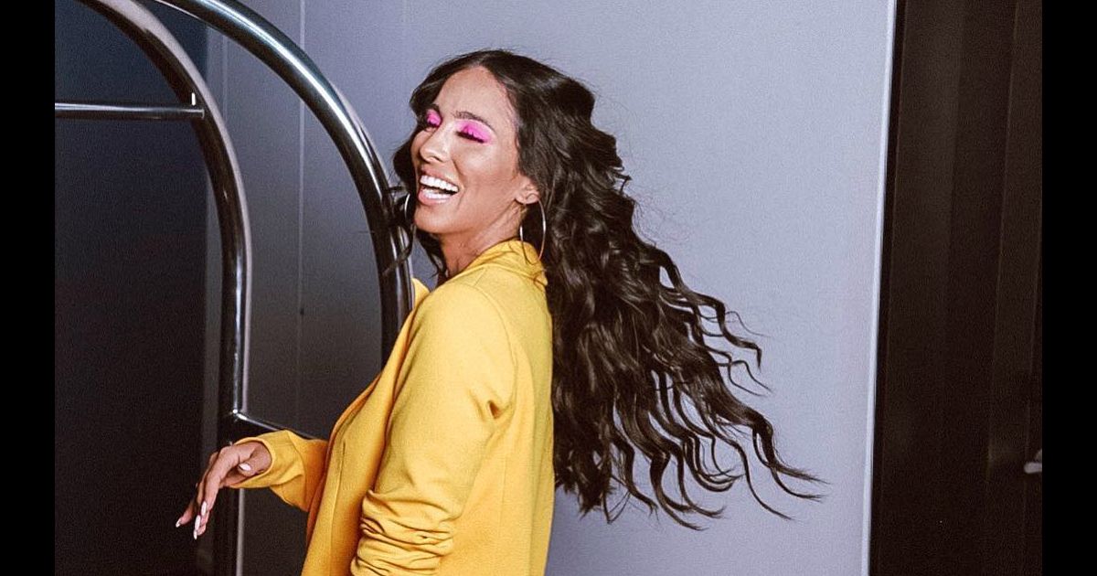 Jade Seba apostou na tendência das makes coloridas - Purepeople