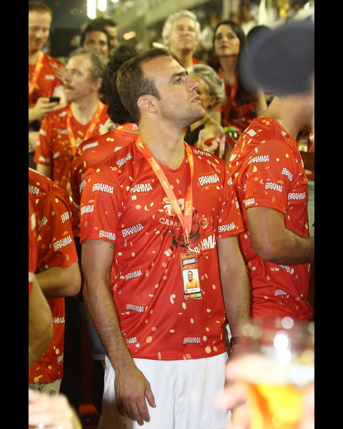 Foto: O ex-jogador nega crise no casamento com a atriz - Purepeople
