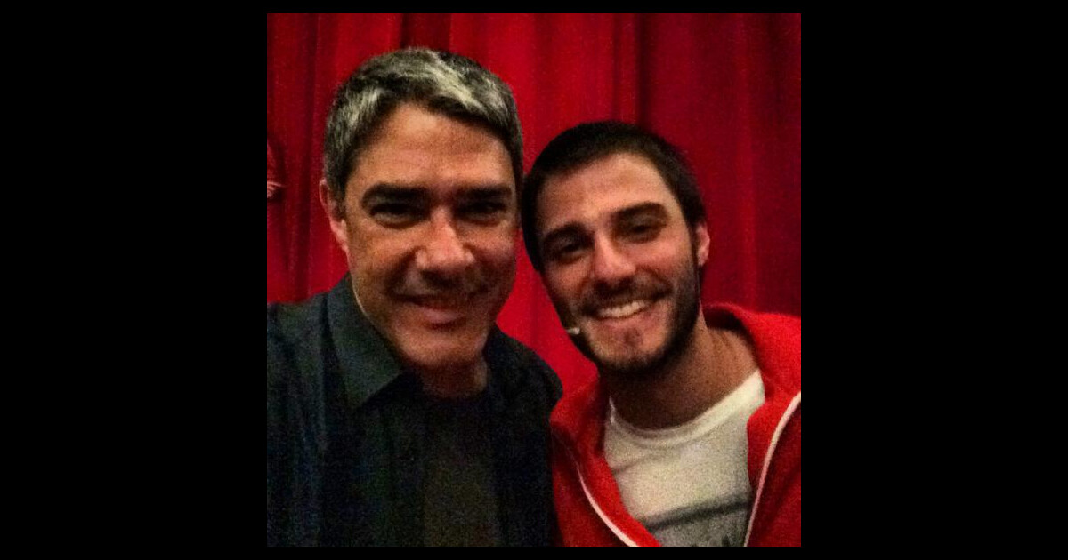 William Bonner tieta o primo Hugo Bonemer com Fátima Bernardes e filhos ...