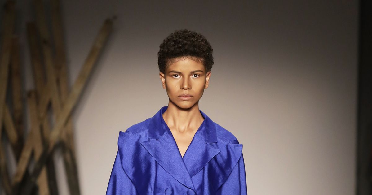 O look escolhido por Lan Lahn inclui bermuda cliclista - Purepeople