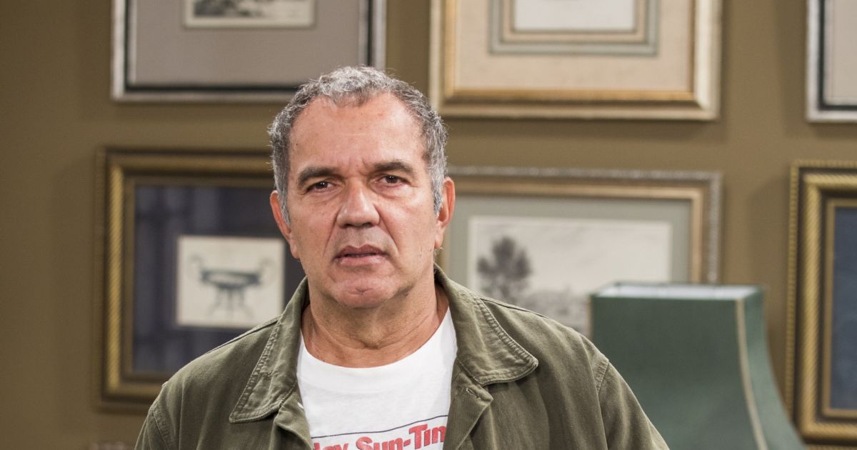 Herculano, interpretado por Humberto Martins, é um diretor de cinema ...