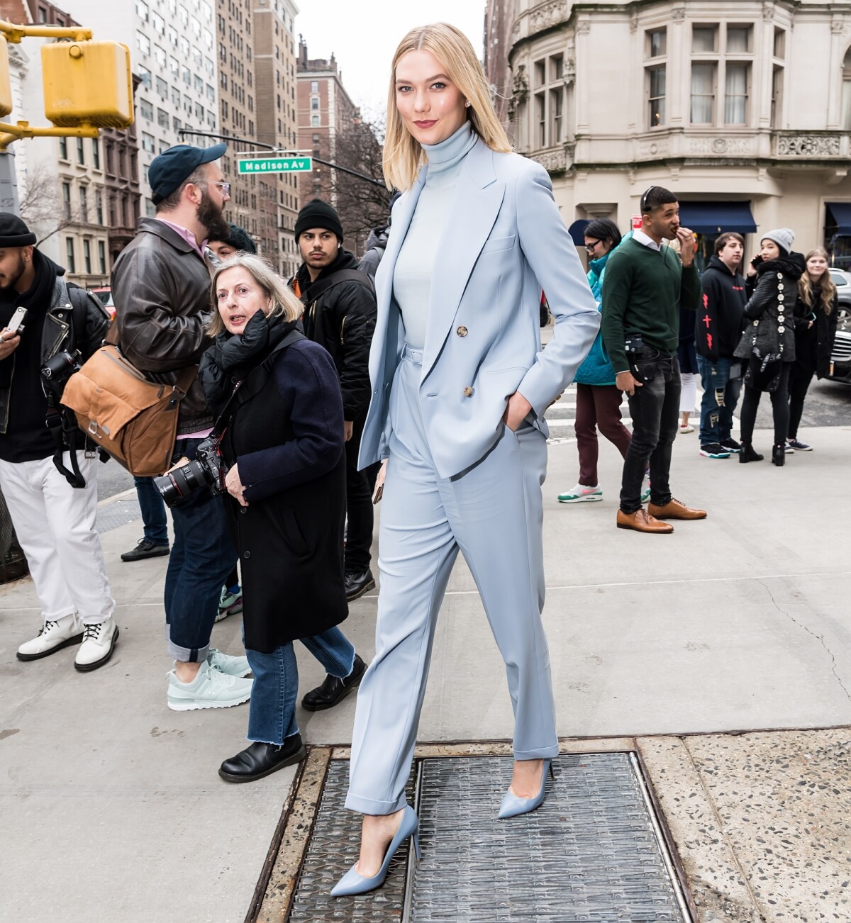 Foto: Moda de rua na NYFW: a modelo Karlie Kloss após o desfile de ...