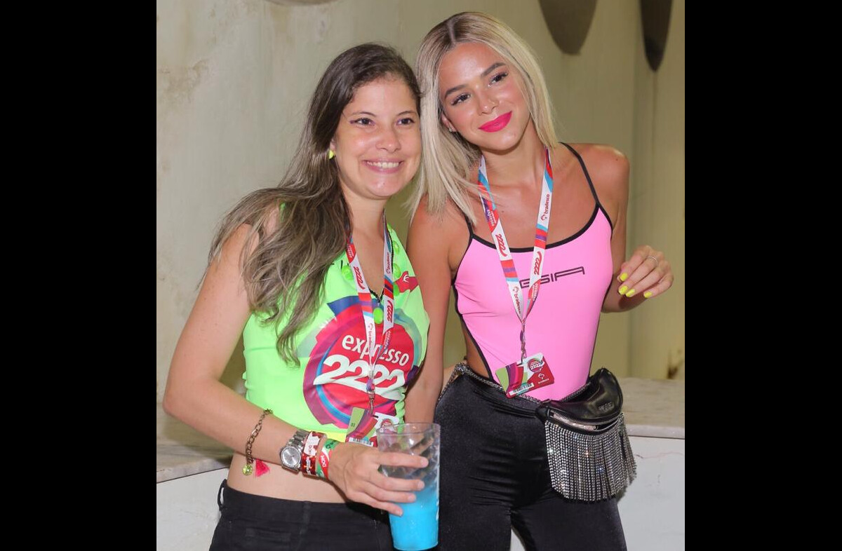 Foto: Bruna Marquezine usou amarelo neon nas unhas em dois dias de ...