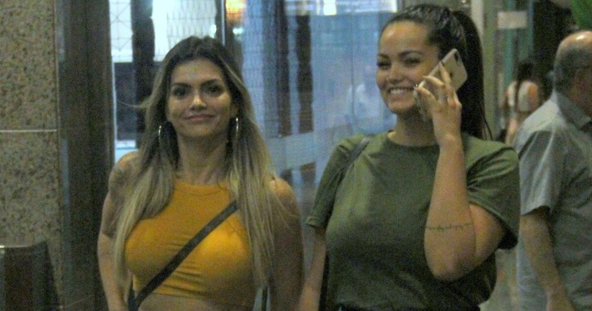 Kelly Key exibe abdômen trincado e impressiona por semelhança com filha ...