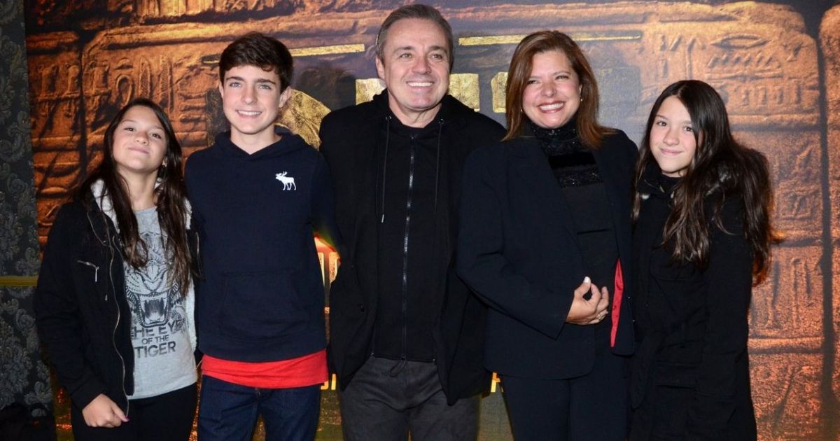 Filhos de Gugu roubam a cena em foto de festa dos 60 anos do pai ...