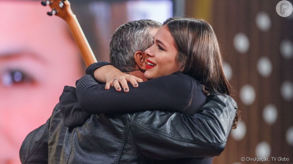 Bruna Marquezine fez festa surpresa para o pai, Telmo Maia - Purepeople