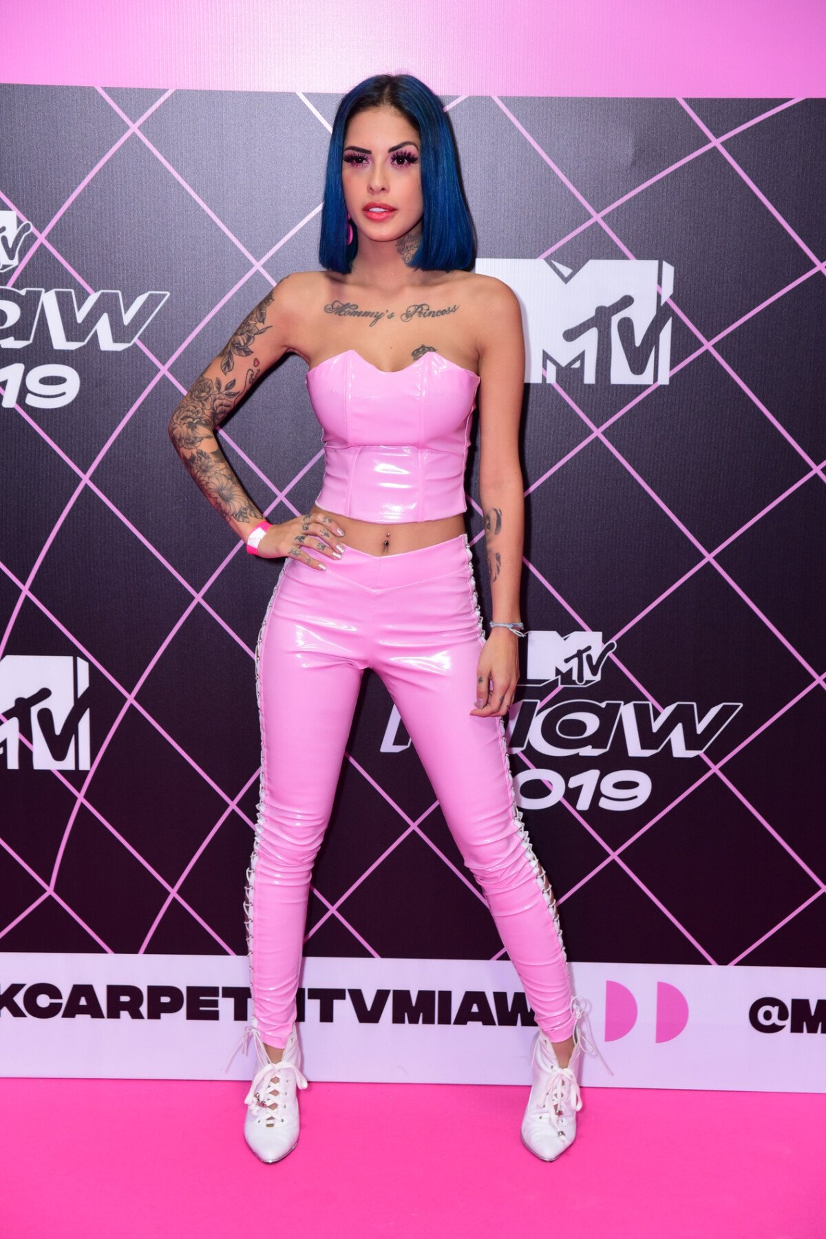 Foto: MTV Miaw 2019: a cantora Tati Zaqui foi de look em vinil rosa ...