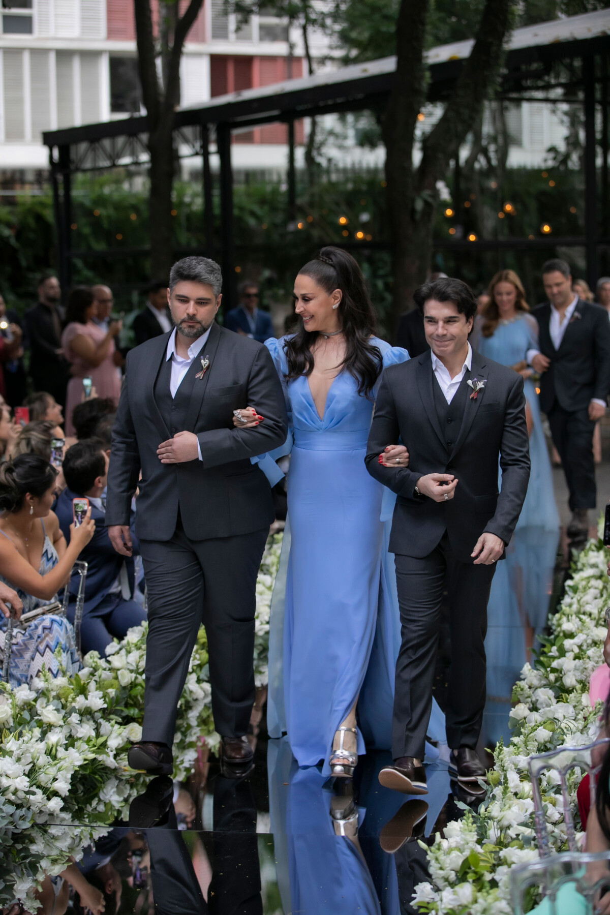 Foto: Claudia Raia renova votos de casamento com o marido, Jarbas Homem ...