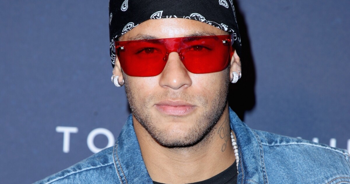 Neymar ganha declaração de modelo em aniversário. Veja homenagem dos ...