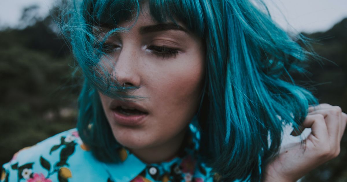 O cabelo azul é polêmico, mas muitas apostam na cor - Purepeople