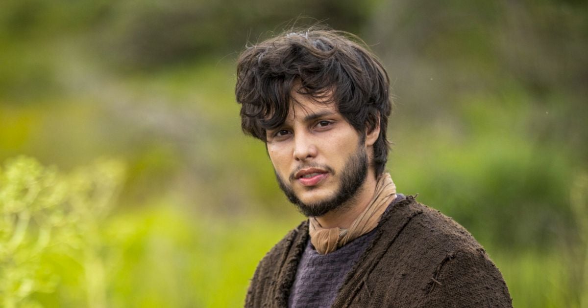 Na novela 'Gênesis', Noé (Bruno Guedes) chega à cidade de Enoque no ...