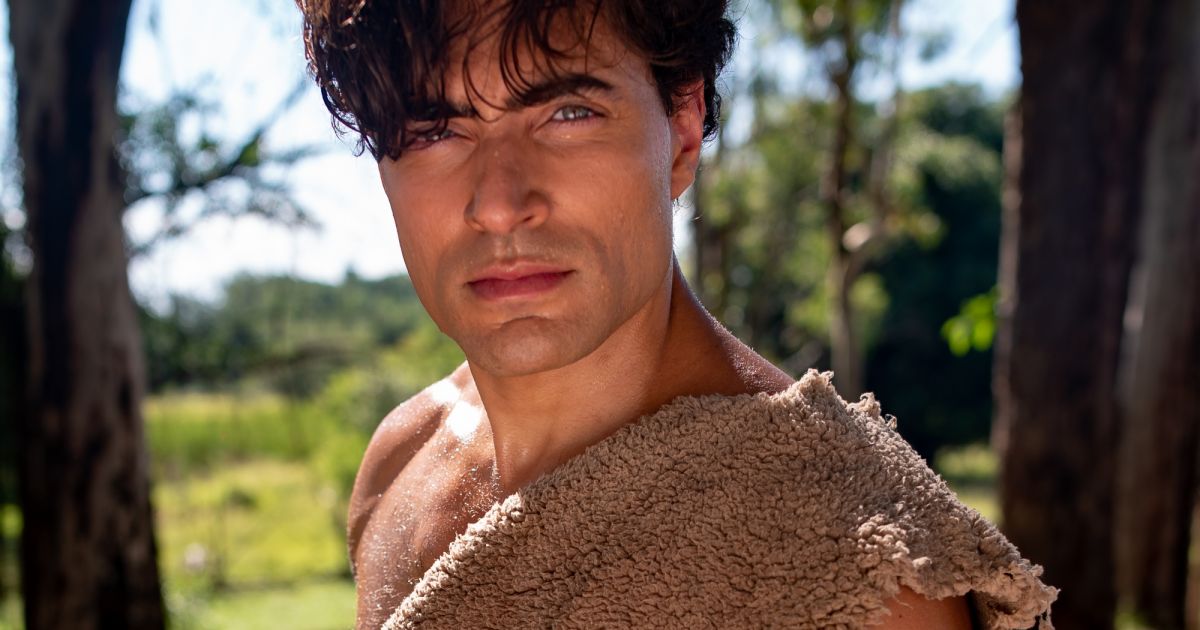 Carlo Porto ganhou massa muscular para viver Adão em um segundo momento ...