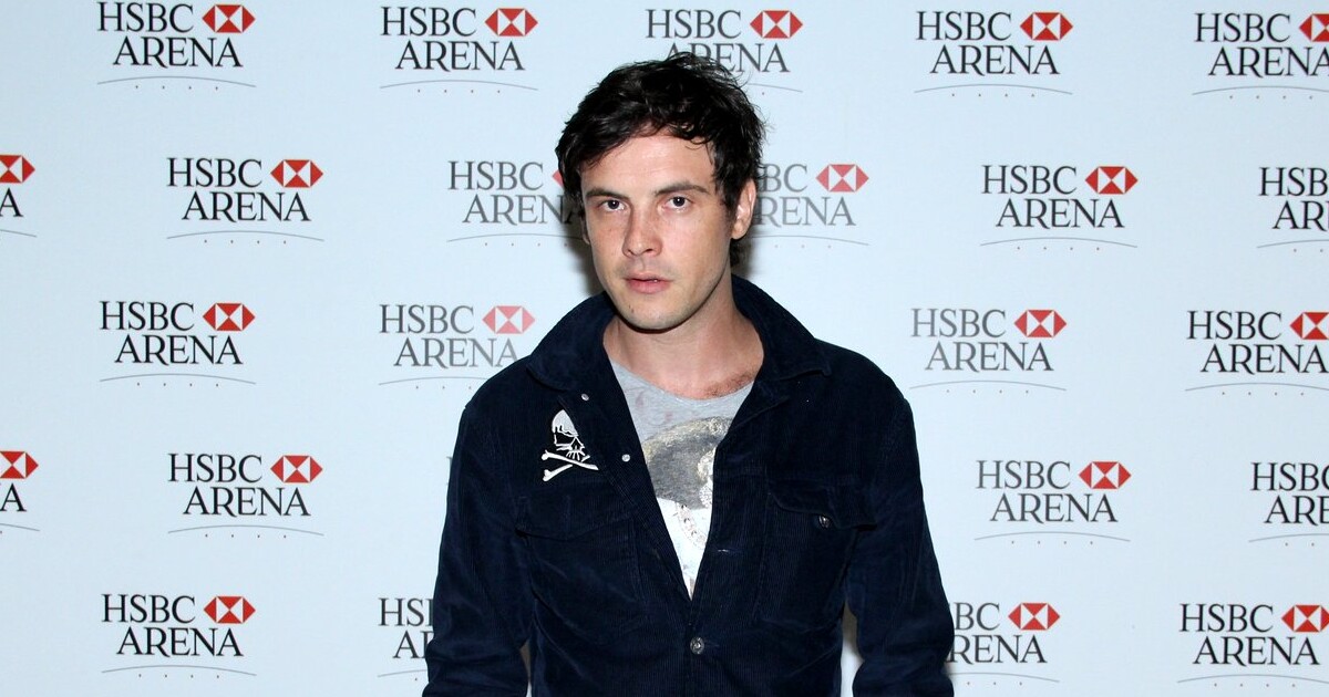 Sergio Guizé e Sasha Meneghel prestigiam apresentação do Arctic Monkeys ...