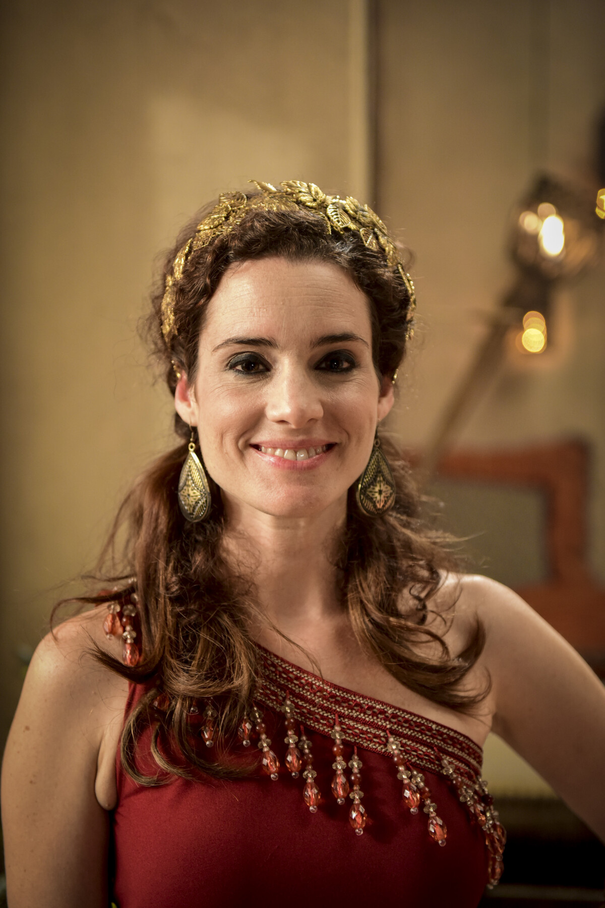 Foto: Novela 'Gênesis': Ayla (Elisa Pinheiro) vira estátua de sal ao ...