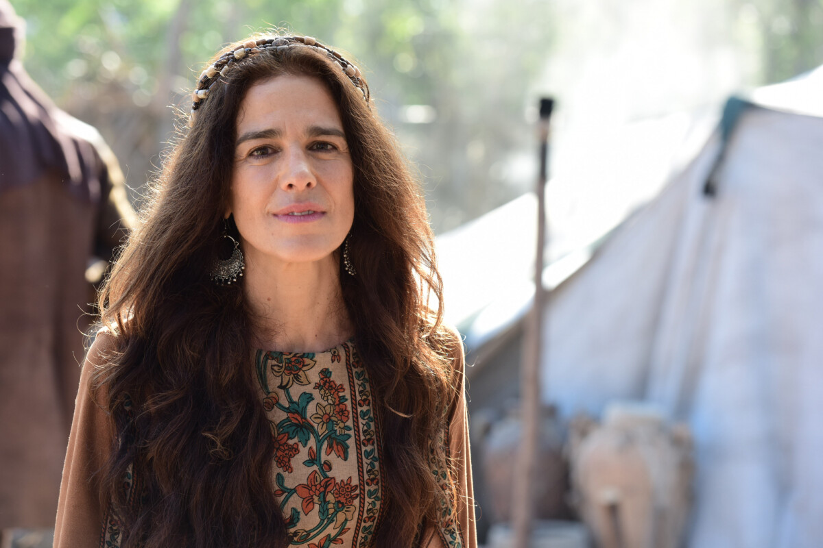 Foto: Novela 'Gênesis': Zilpa (Karina Barum) convence Jacó (Petronio ...