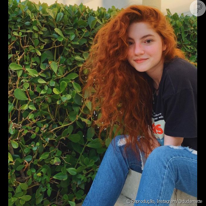 Atriz da novela 'Carinha de Anjo', Duda Matte aposta no destroyed jeans ...