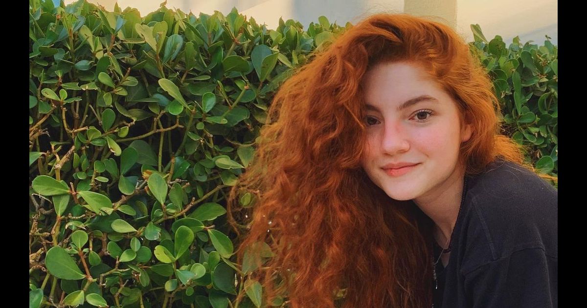 Atriz da novela 'Carinha de Anjo', Duda Matte aposta no destroyed jeans ...