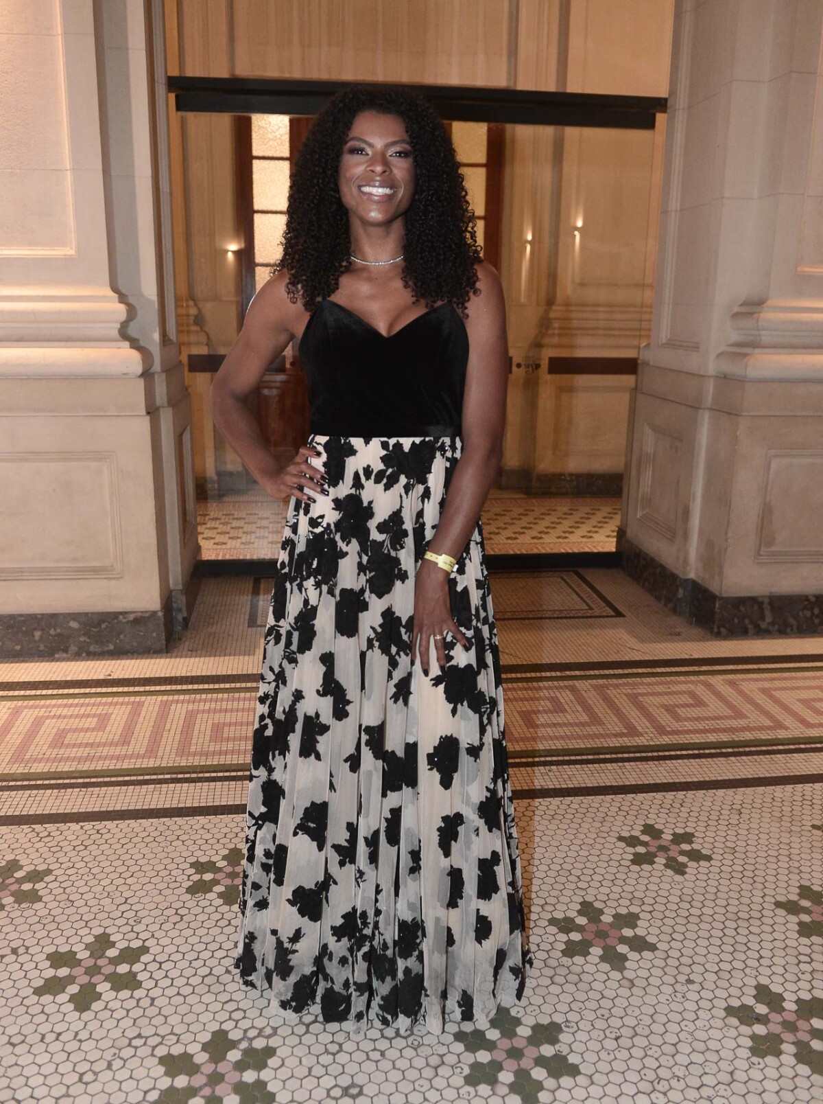 Foto: O look de Fernanda Garay era protagonizado pelo preto e branco no ...