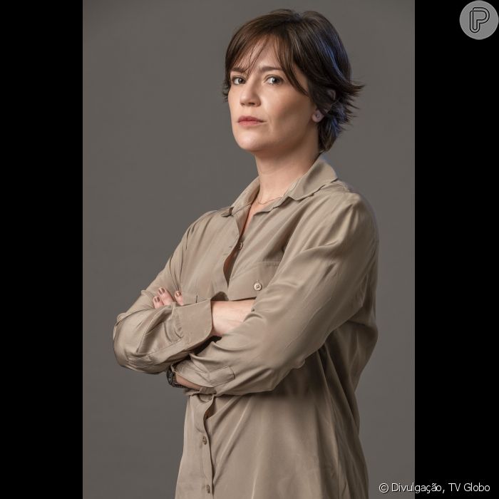 Rebeca (Andrea Beltrão) nota que Ilana (Mariana Lima) está cúmplice de ...