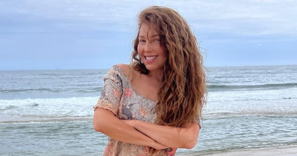 Thalia surpreende ao resgatar vestido usado em novela 'Marimar' após 28 anos. Vídeo! - Purepeople