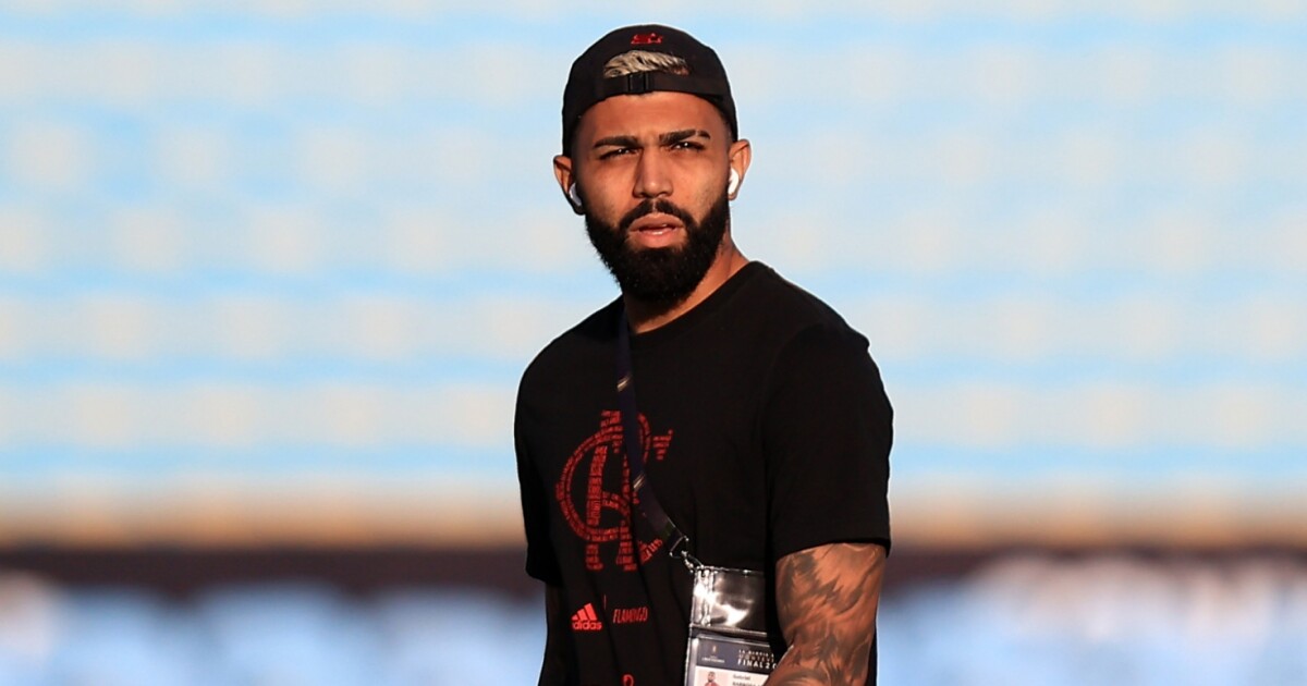 Gabigol é visto com duas mulheres em show e desfalca treino do Flamengo ...