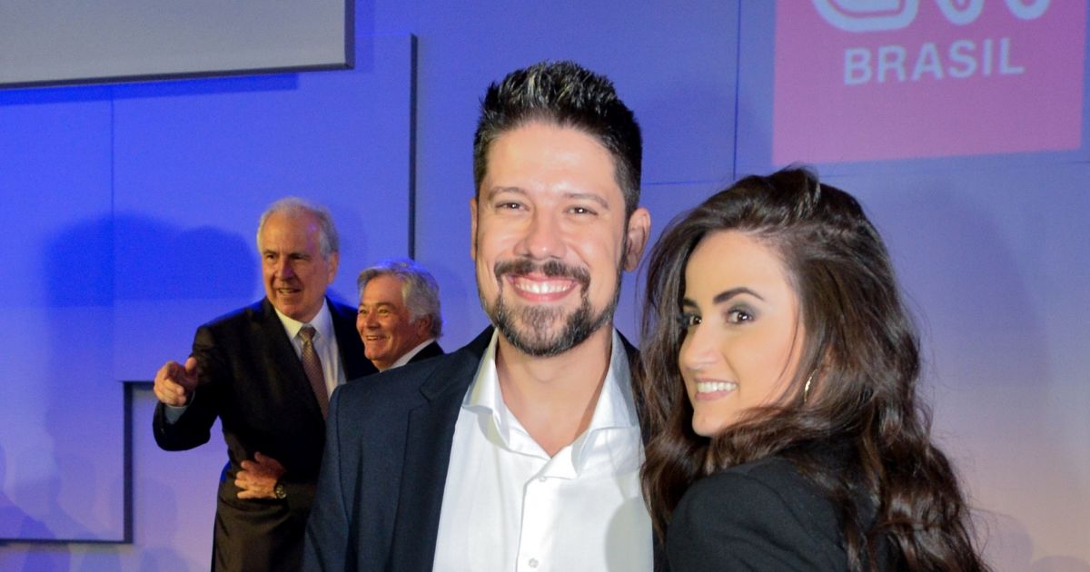 Mari Palma e Phelipe Siani estão juntos há cinco anos - Purepeople