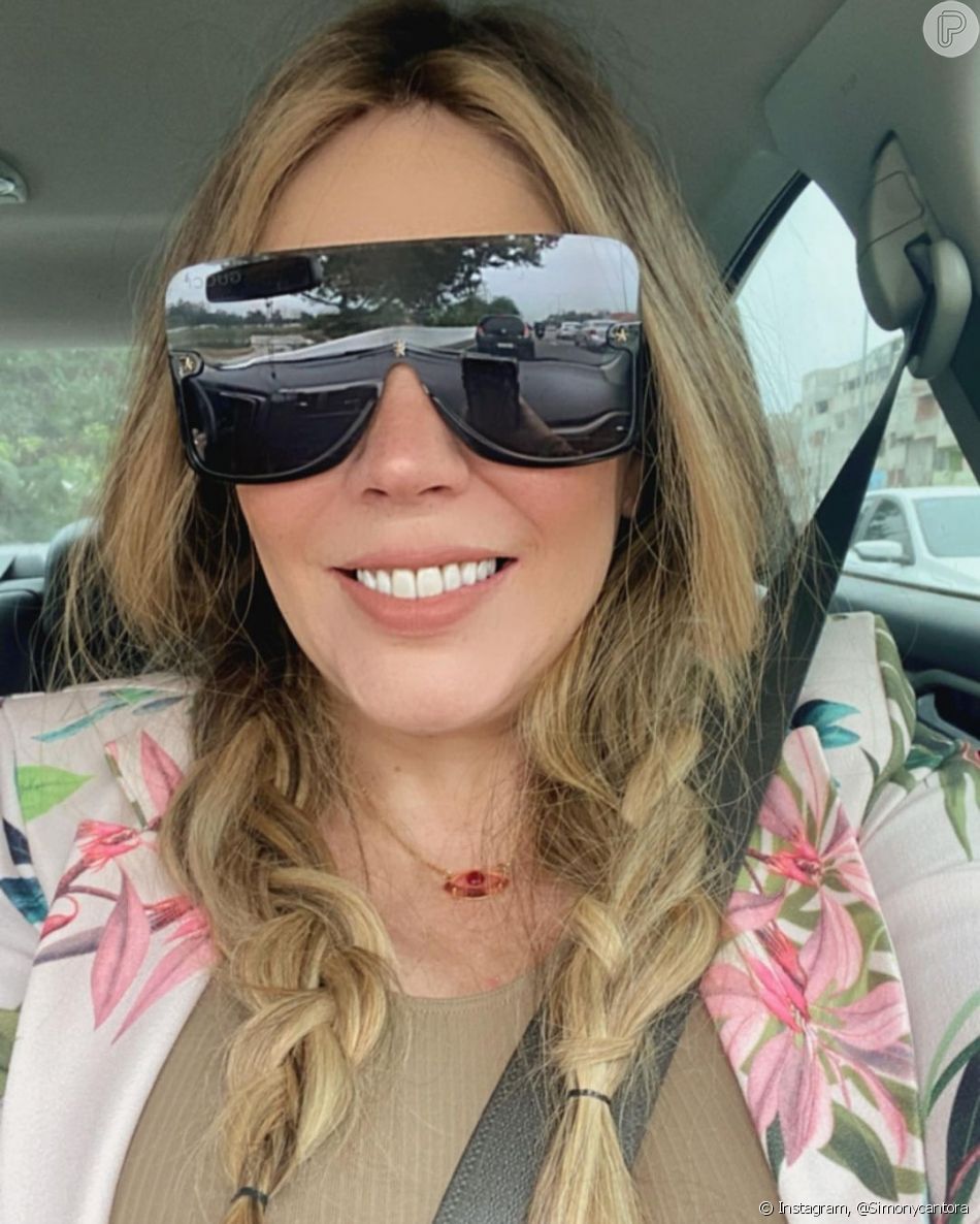 Câncer de Simony: força da cantora em mais uma etapa de quimioterapia ...