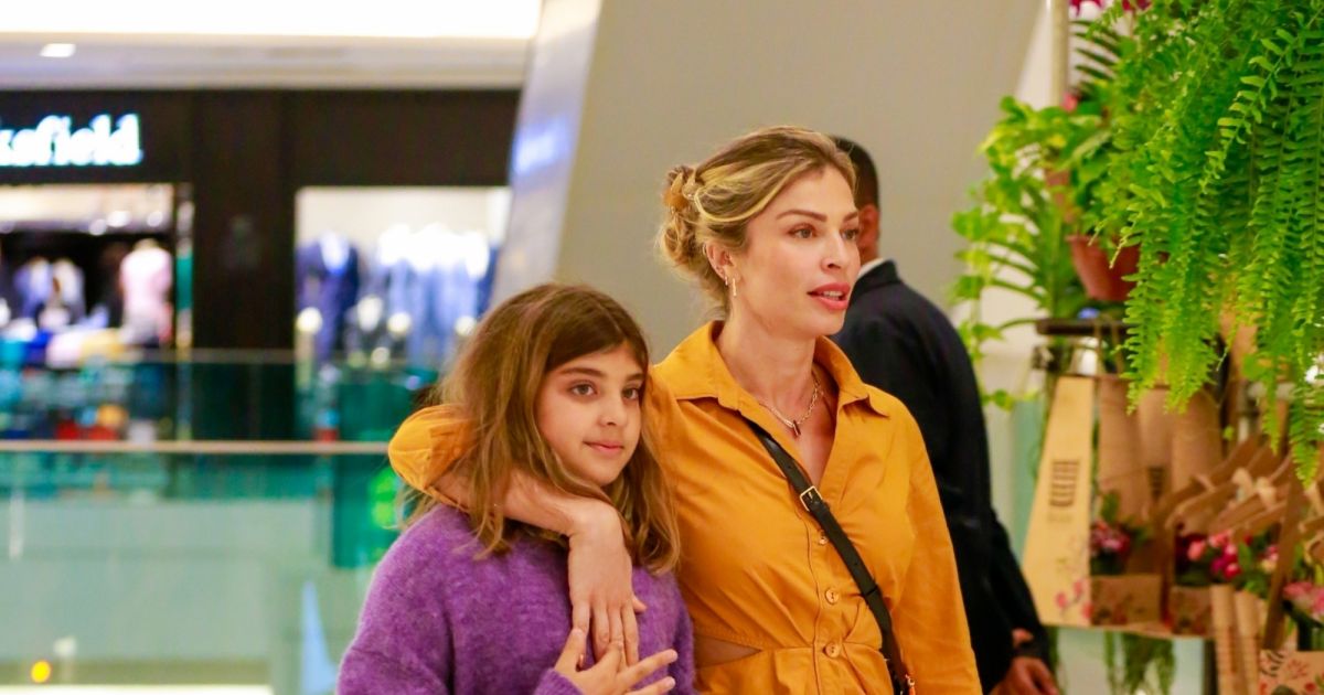 Sofia é filha de Grazi Massafera e Cauã Reymond - Purepeople