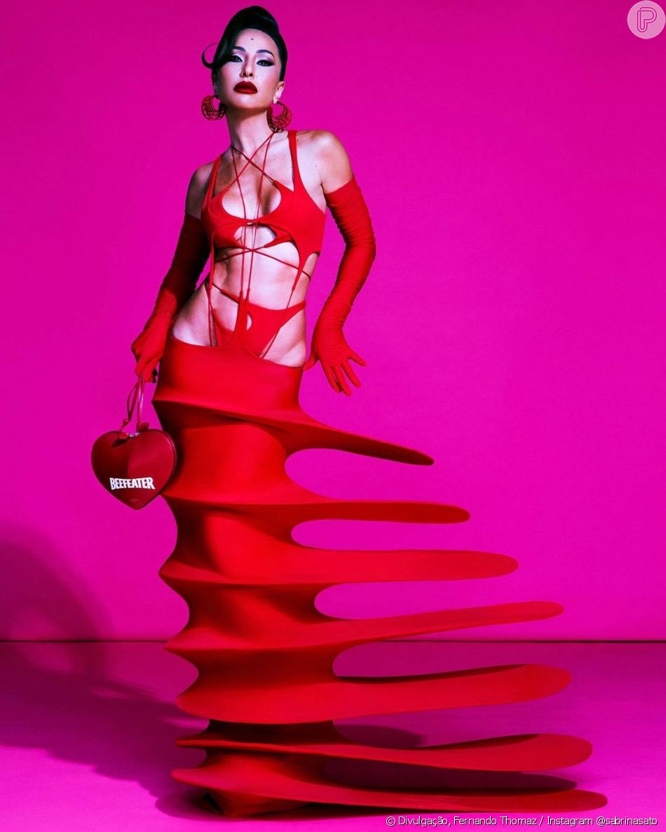 Look de Sabrina Sato deixa parte do bumbum da famosa à mostra em ...