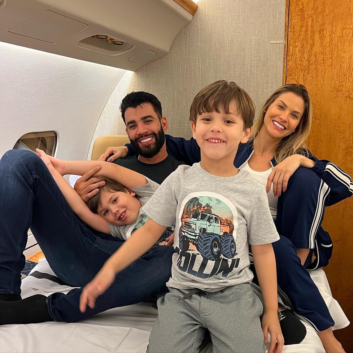 Foto: Gusttavo Lima e Andressa Suita são pais de Gabriel e Samuel - Purepeople