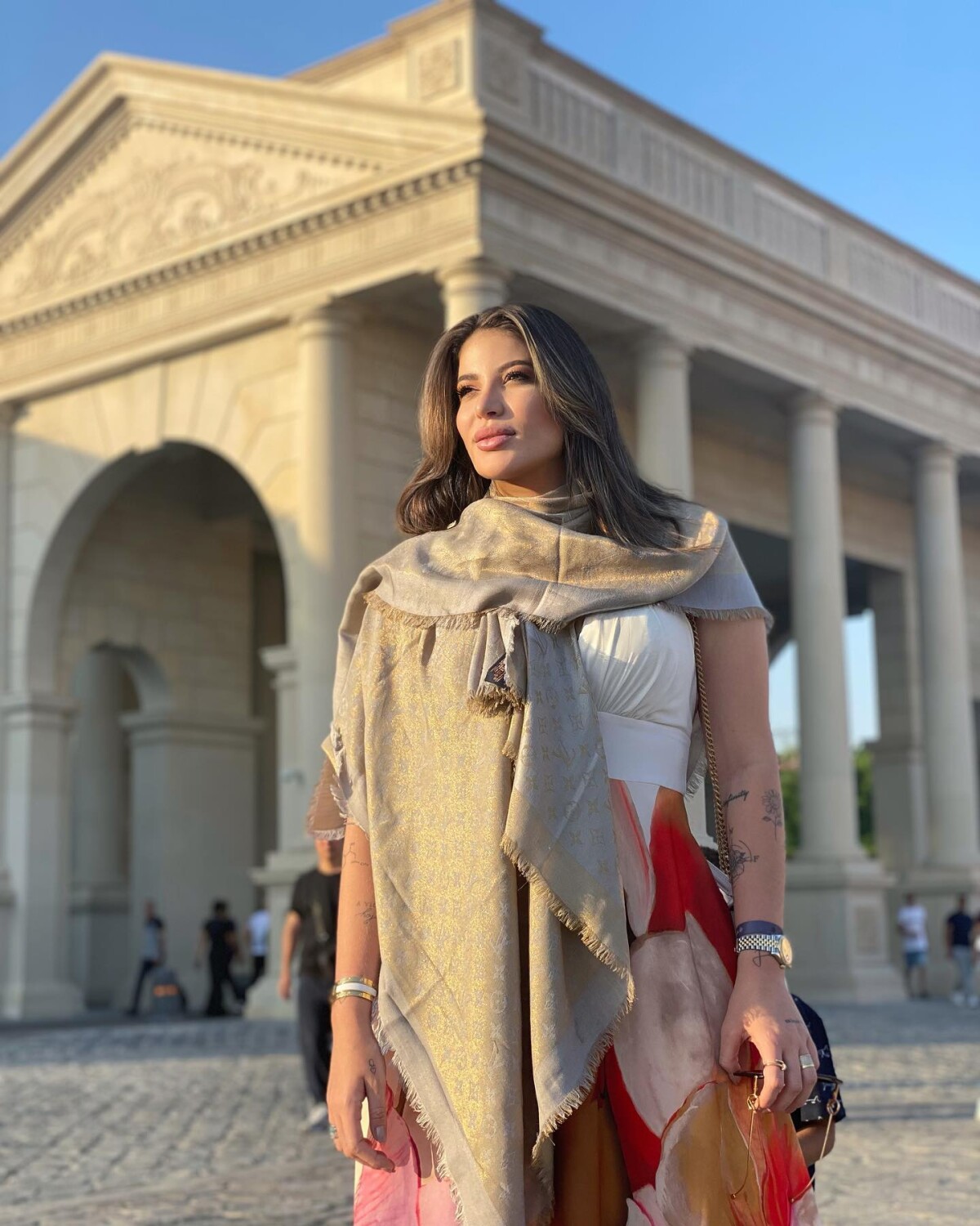 Foto: Monique Salum está mostrando sua viagem pelo Catar nas redes ...