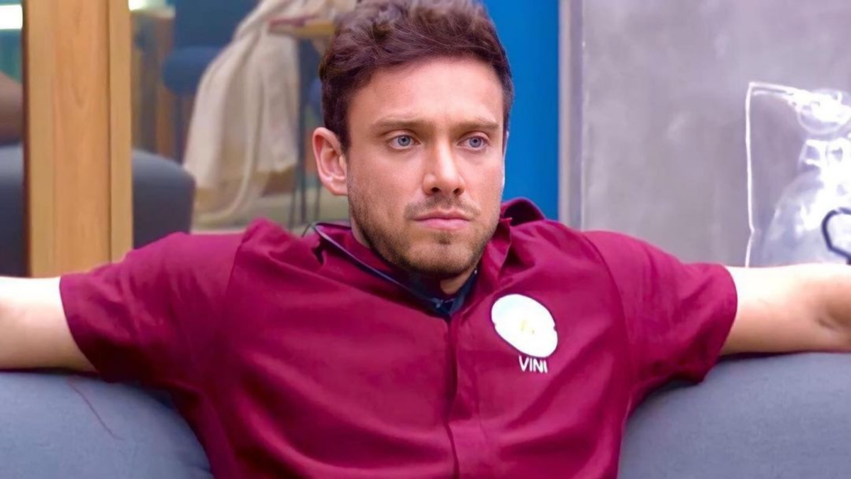 Foto: A Fazenda: Vini Buttel teria contado a Bia sobre Deolane e seu ...