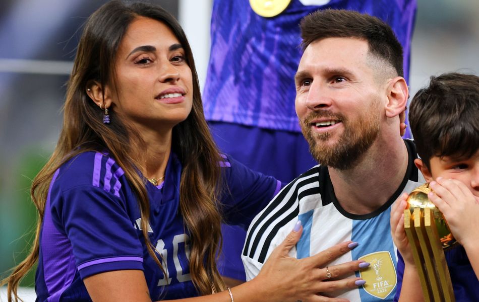 Flagra de Lionel Messi com a mulher após a final da Copa do Mundo ...