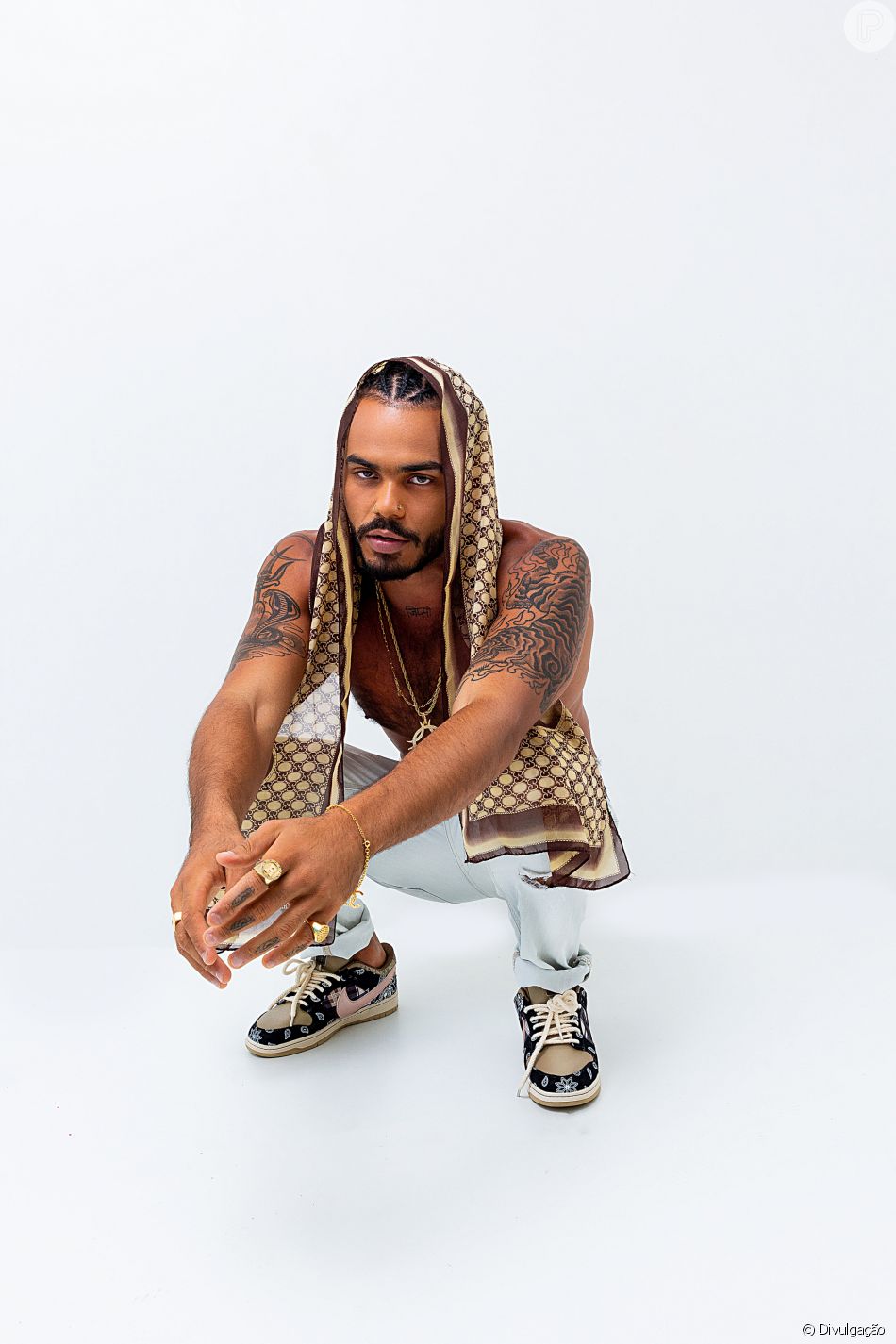 O que Anitta e Romaní têm em comum? Enzo Romani muda de nome e mira na ...