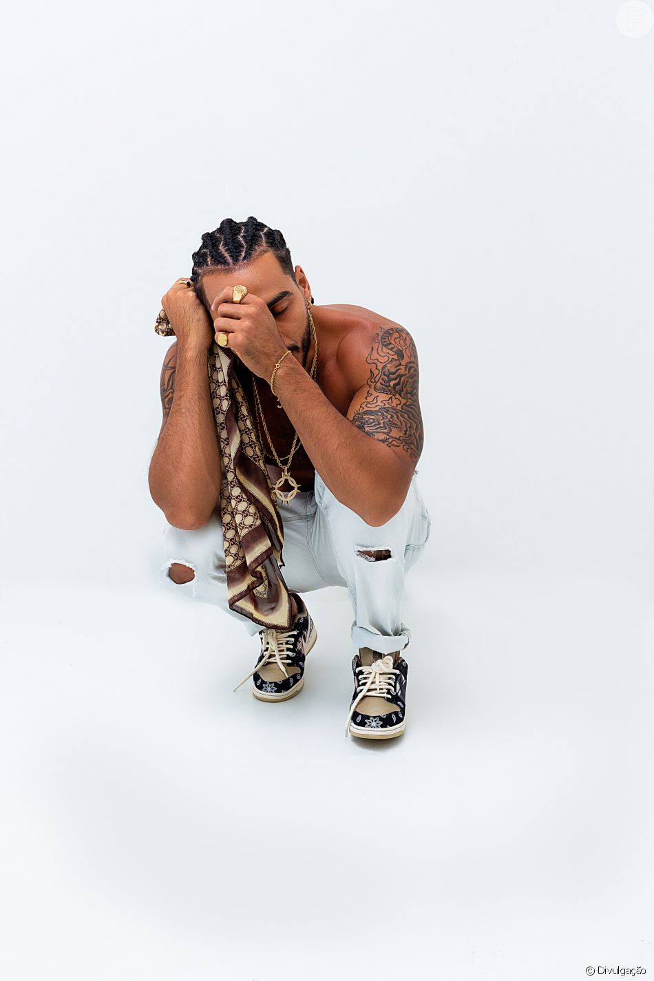 O que Anitta e Romaní têm em comum? Enzo Romani muda de nome e mira na ...