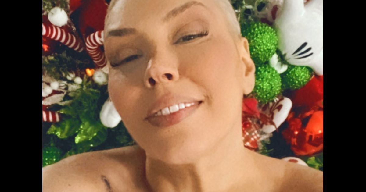 Simony mostrou seu novo visual - Purepeople