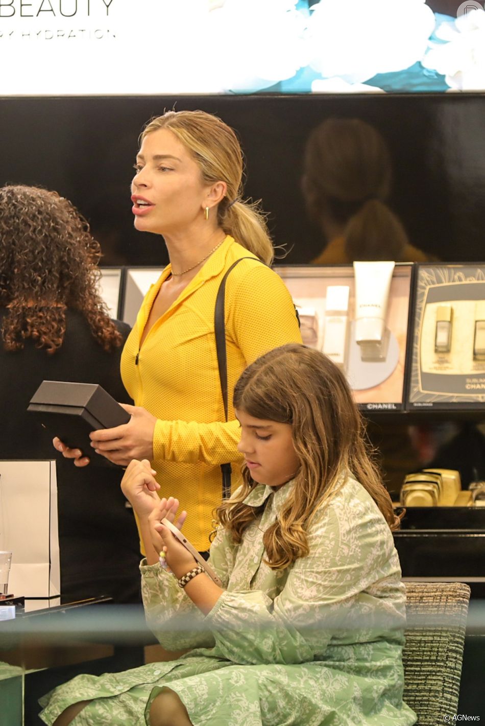 Filha de Grazi Massafera cresceu! Sofia, filha da atriz com Cauã Reymond, rouba a cena durante ...