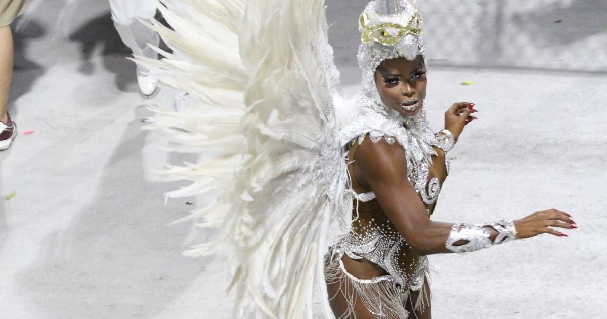 O time de musas da Grande Rio teve também a apresentadora Adriana ...