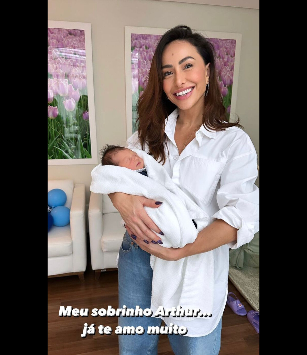 Foto: Sabrina Sato foi conhecer o seu sobrinho Arthur, filho de Karin ...