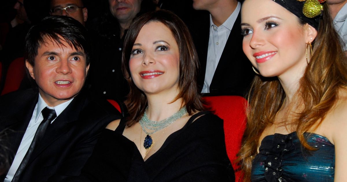 Semelhança entre Sandy e a mãe chamou atenção na web - Purepeople